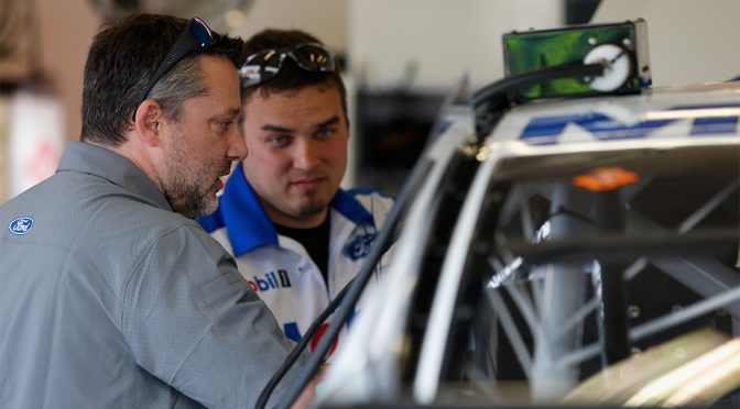 Stewart settling in among Ford ownership greats Penske, Roush ...
