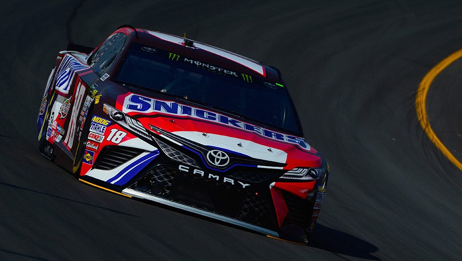 Kyle Busch nabs Kentucky pole in shortened qualifying session