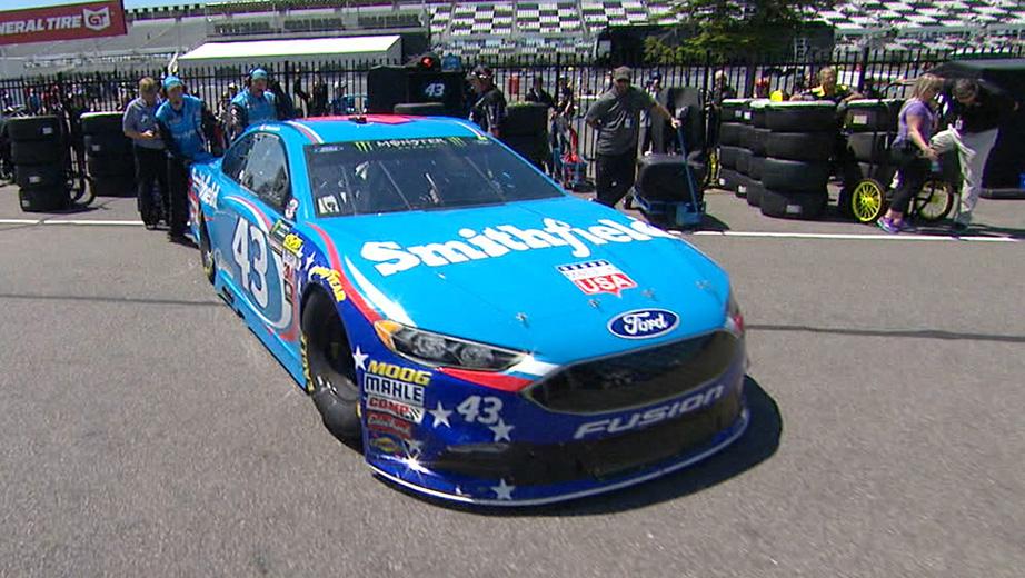 Watch: 'Bubba' turns first laps in Monster Energy Series car | Official ...