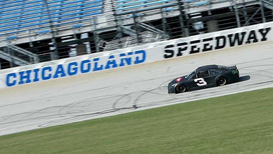 Drivers test at Chicagoland Speedway | Official Site Of NASCAR