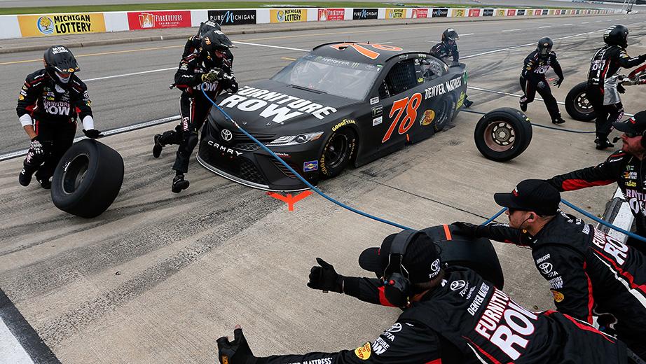JGR transfers 77 and 78 pit crew management to Furniture Row Racing ...