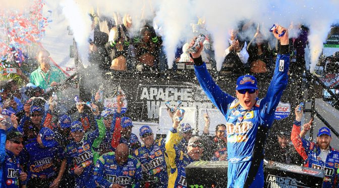 Dover results: Kyle Busch edges Elliott for Dover win | NASCAR.com