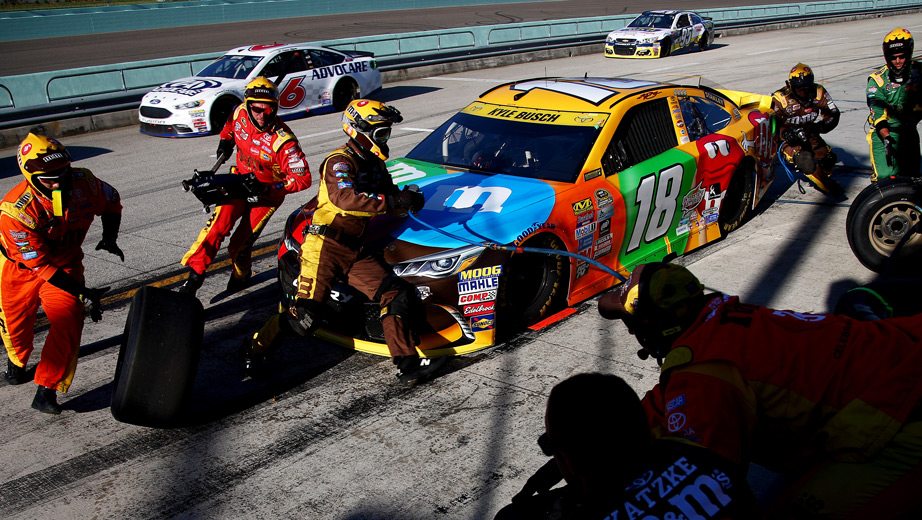 Kyle Busch's title chance stays alive after timely caution - Official ...