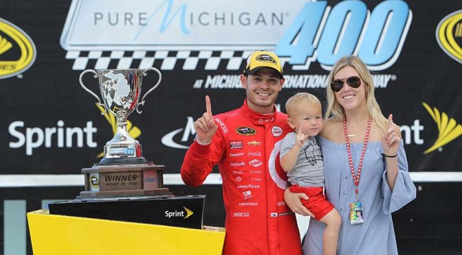 Larson honors country star with throwback scheme | Official Site Of NASCAR