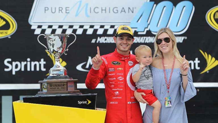 Larson honors country star with throwback scheme | Official Site Of NASCAR