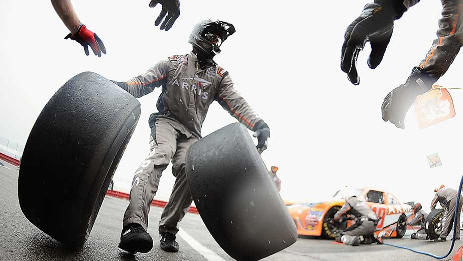 College athletes join NASCAR Drive for Diversity Pit Crew Program ...