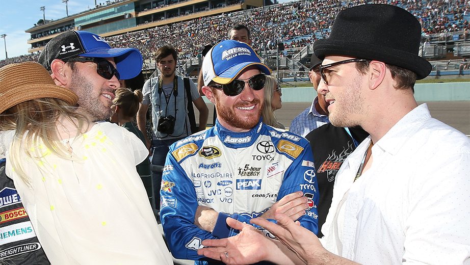 Vickers to miss start of 2015 due to health issues - Official Site Of ...