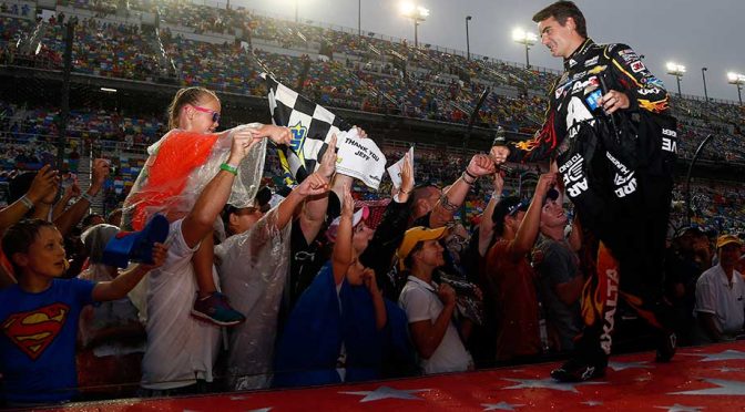 Gordon up for award with actresses Applegate, Close, Fisher - Official ...