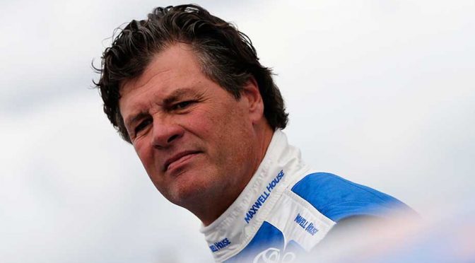 Michael Waltrip driving in Daytona 500 - Official Site Of NASCAR