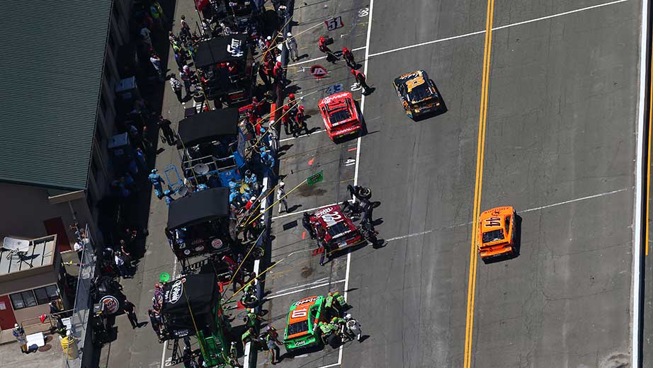 NASCAR tower to operate pit-road entrance light - Official Site Of NASCAR