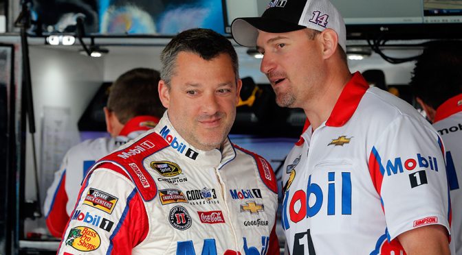 Stewart embraced, supported by drivers in return - Official Site Of NASCAR