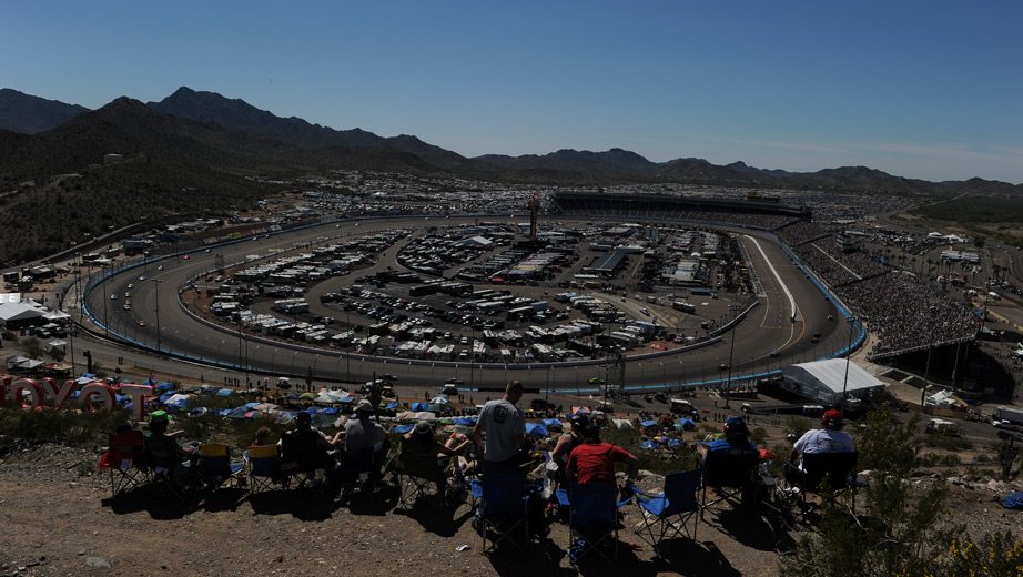 Live chat: Phoenix | Official Site Of NASCAR