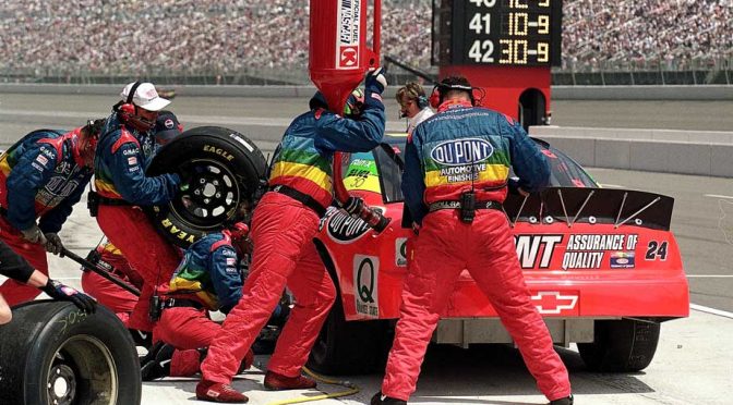 Former Rainbow Warrior returns to pit for Chase Elliott - Official Site ...