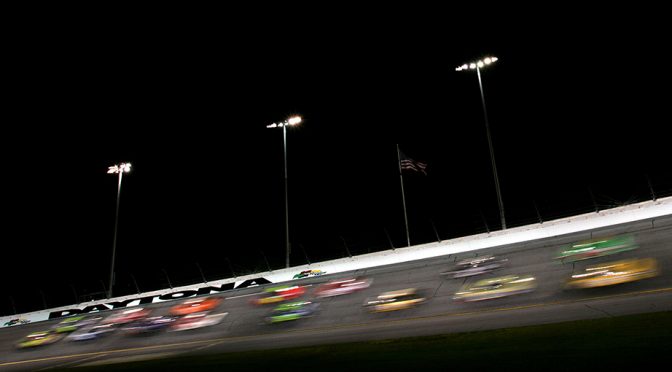 Night spotting adds tough element to Daytona Duels - Official Site Of ...