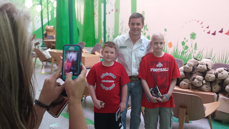 NASCAR fan beats cancer, gets grand marshal nod - Official Site Of NASCAR