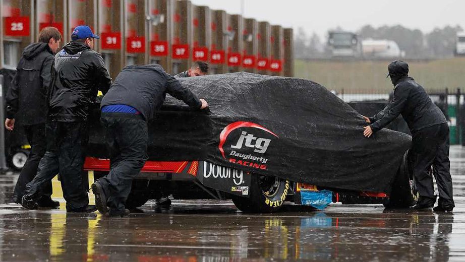 Rain delays Sunday's race at Atlanta | NASCAR.com