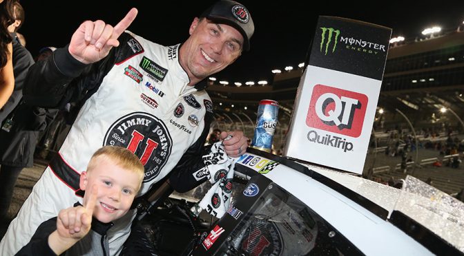 Kevin Harvick storms Atlanta as Fords finish 1-2-3 | NASCAR.com