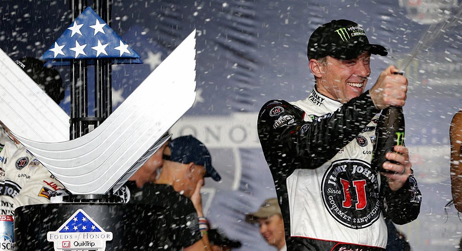 Kevin Harvick delivers a show on track and with the mic | NASCAR.com