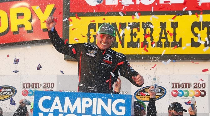 Iowa native Brett Moffitt edges Noah Gragson for hometrack win | NASCAR.com
