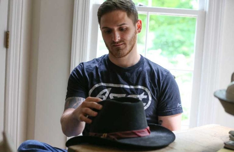 Davey Allison mementos help son Robbie form connection | NASCAR.com