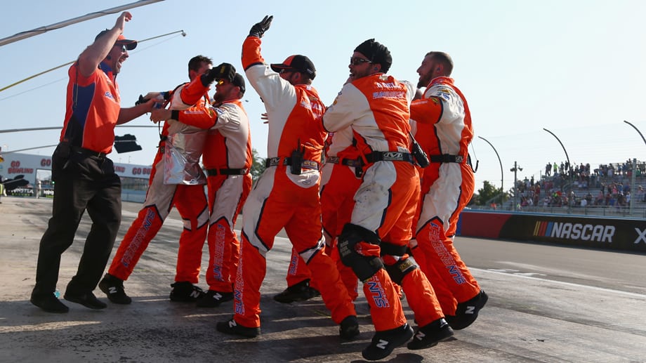 Motto of the season for No. 9 team? Grind, grind, grind | NASCAR.com