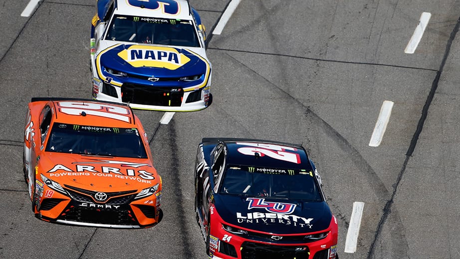 How to master the bump-and-run: A helpful drivers' guide | NASCAR.com