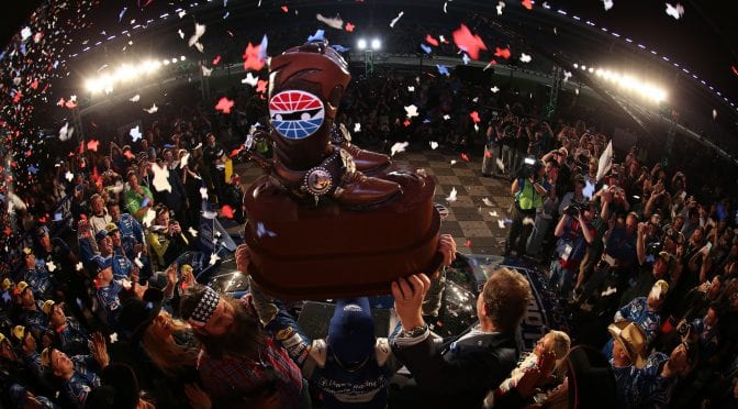 Don't mess with Texas: Watch Trackside Live | NASCAR.com