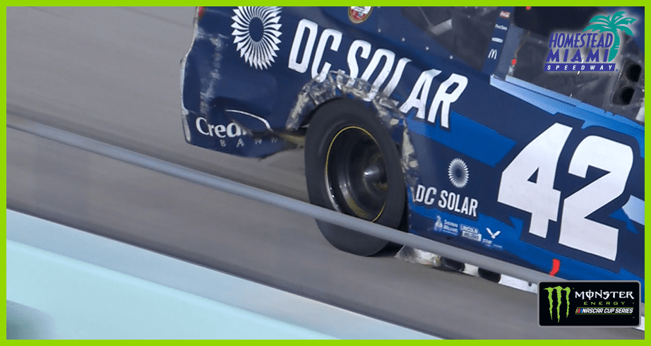 Kyle Larson suffers right-side damage after hitting wall | NASCAR.com