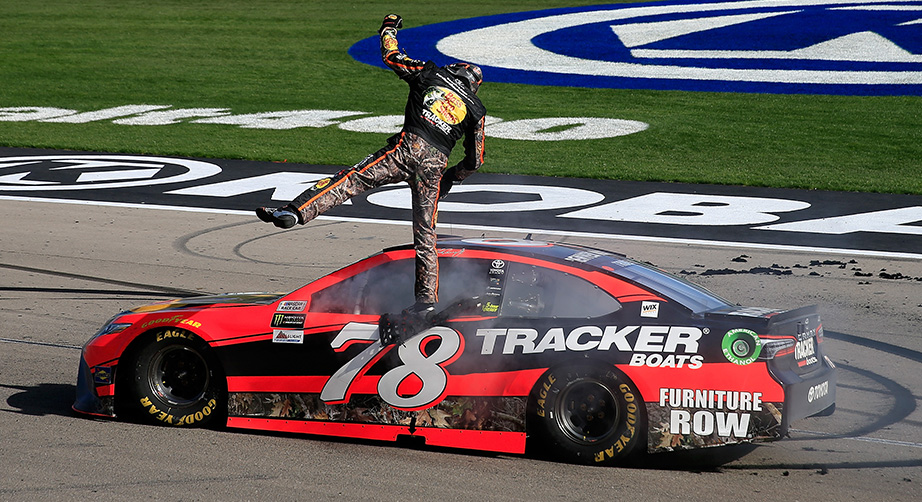 Throwback: Wild finish at Las Vegas in 2017 | NASCAR.com