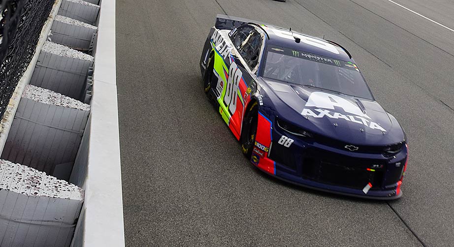 Alex Bowman's No. 88 all clear in Chicagoland inspection | NASCAR.com