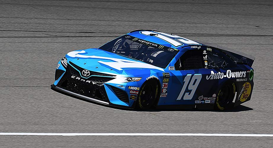 Truex's No. 19 fails inspection twice; crewmember ejected | NASCAR.com