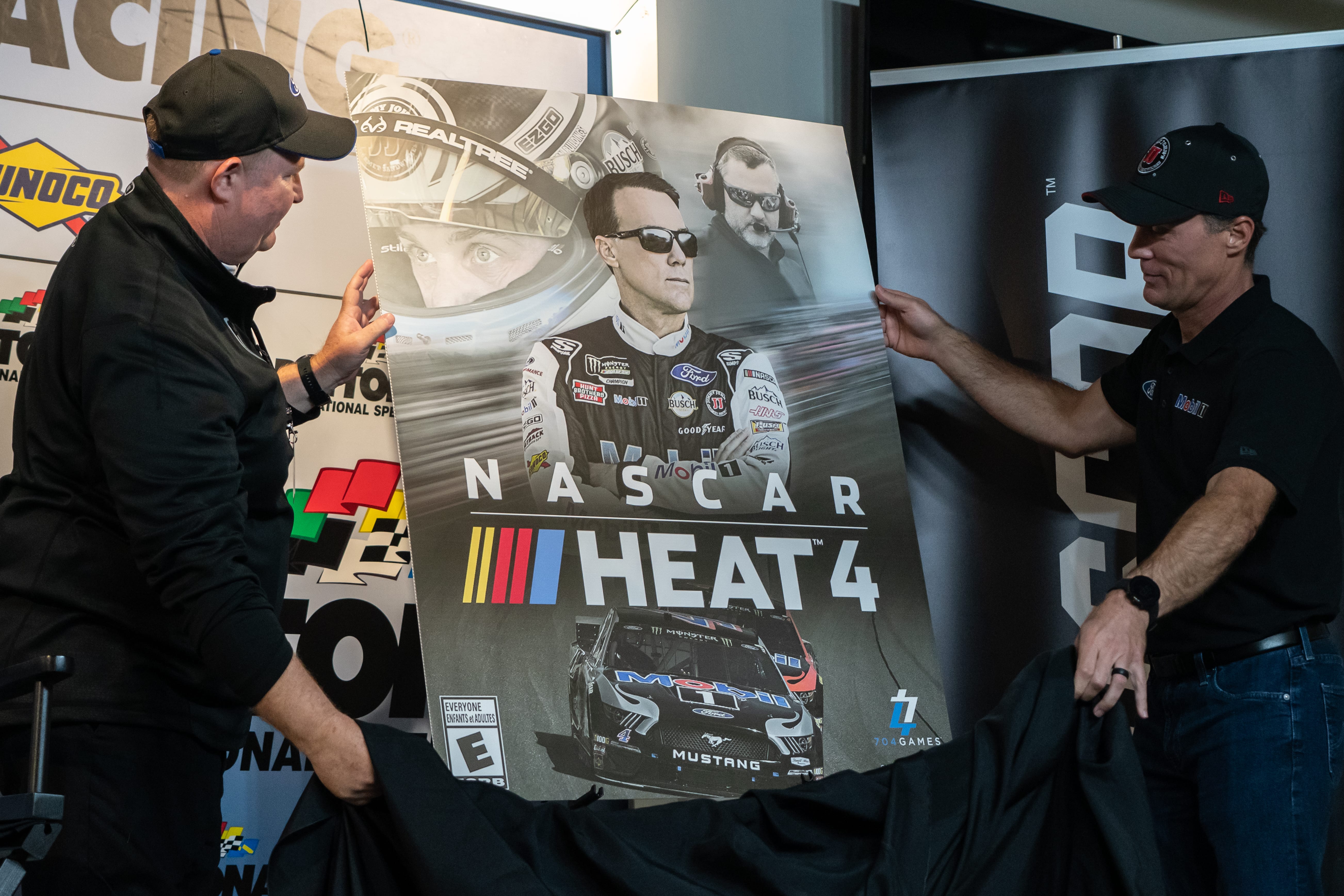Kevin Harvick unveils NASCAR Heat 4 cover | NASCAR.com