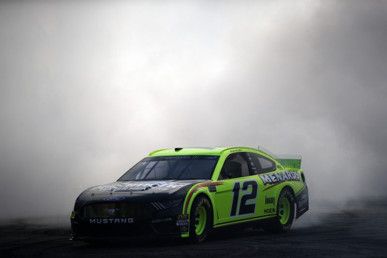 Burnout Boulevard: Playoff drivers do it big in Las Vegas - NASCAR.com