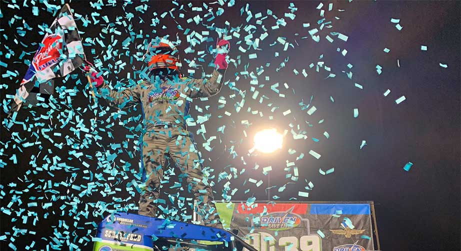 Zeb Wise bests Kyle Larson, Bell for emotional dirt win | NASCAR.com