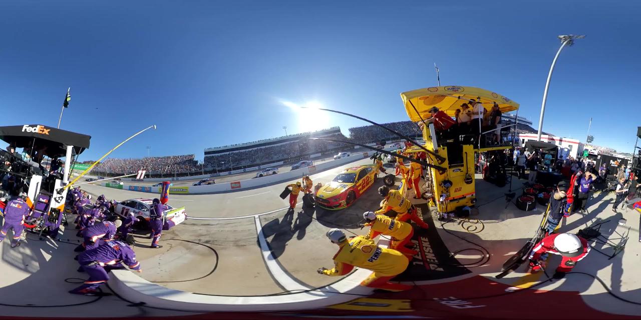 Denny Hamlin Joey Logano Martinsville 360 Pit Stops - Official Site Of ...