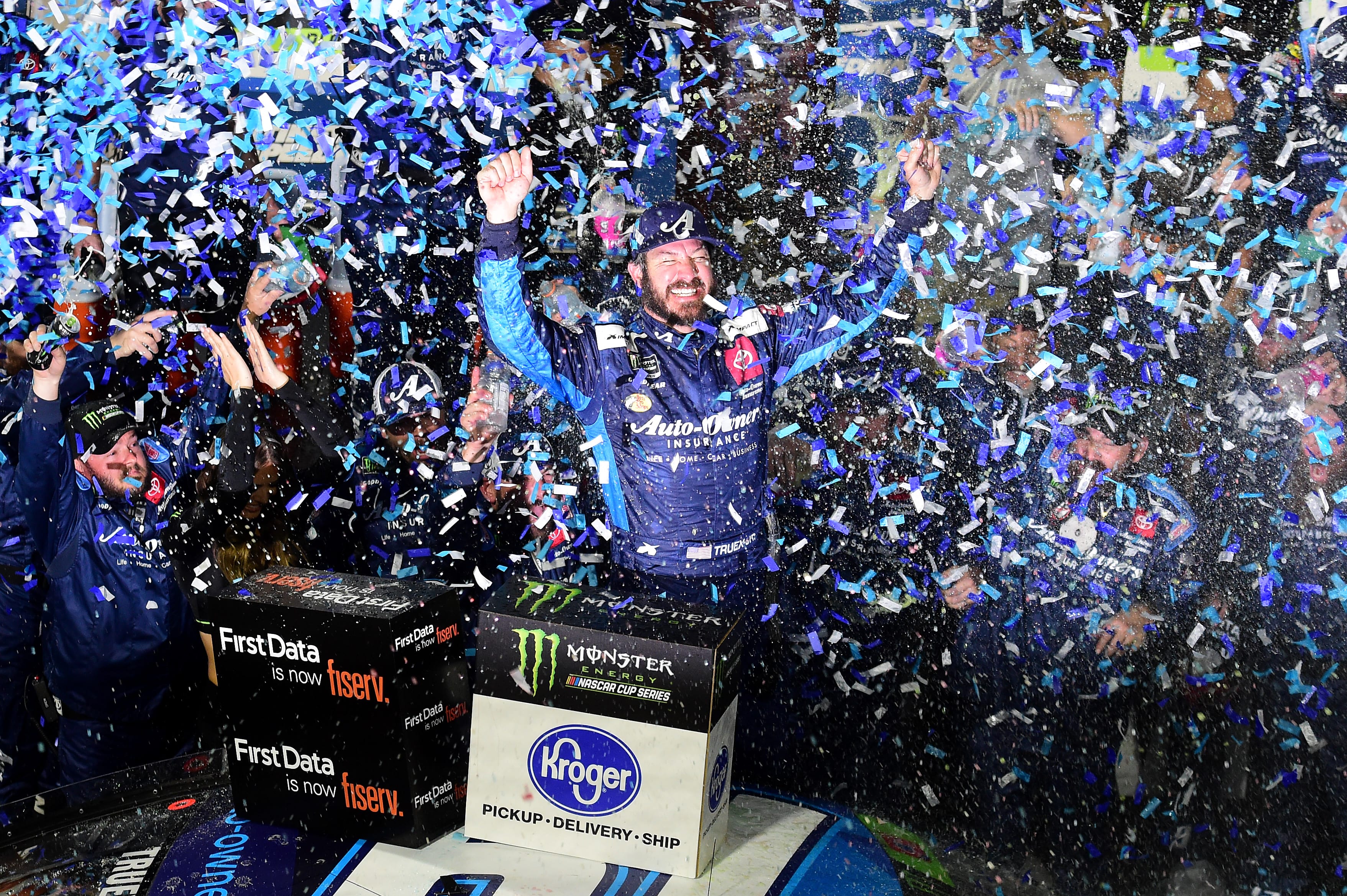 Best Victory Lane celebrations from Martinsville fall races | NASCAR.com
