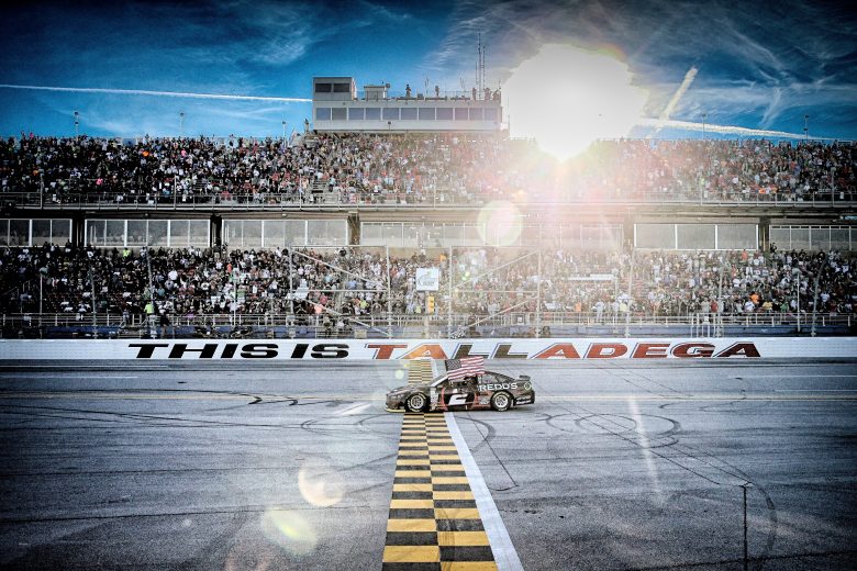 Chase Elliott joins drivers to race way into Round of 8 | NASCAR.com