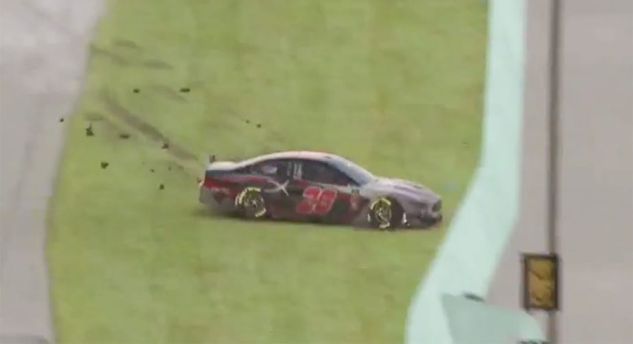 Lowe crashes in iRacing championship finale at Miami | NASCAR.com
