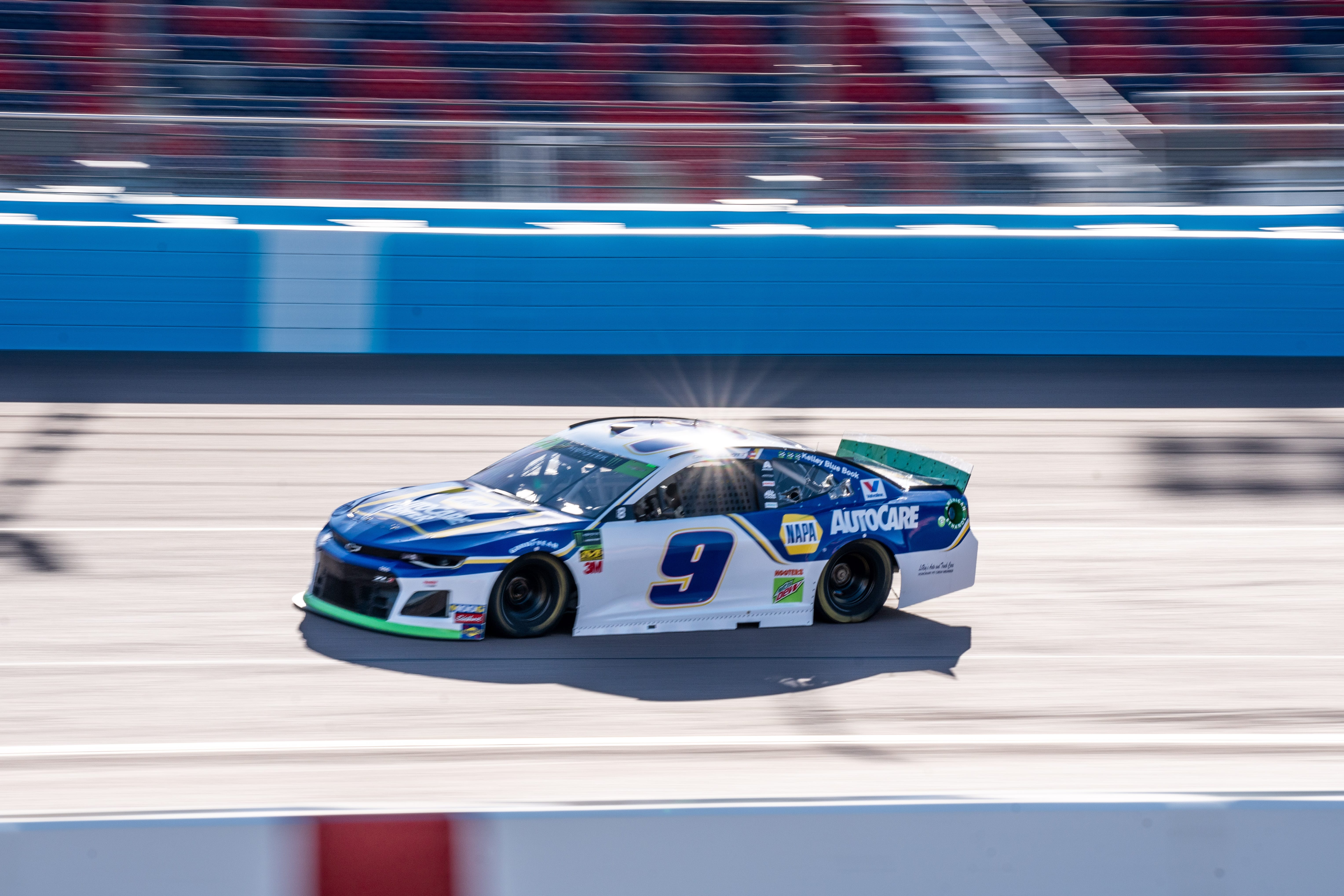 Photo gallery: At-track photos from Phoenix | NASCAR.com