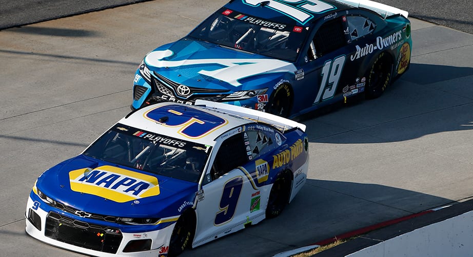 'Crazy restarts' set up Elliott, Truex battle: GEICO Restart Zone | NASCAR