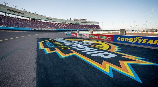Phoenix Raceway brings short-track feel in debut as finale host | NASCAR