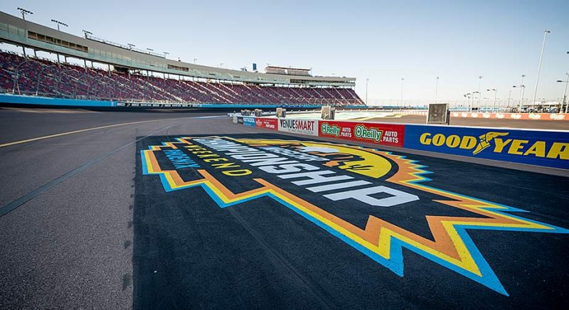 Phoenix Raceway brings short-track feel in debut as finale host | NASCAR