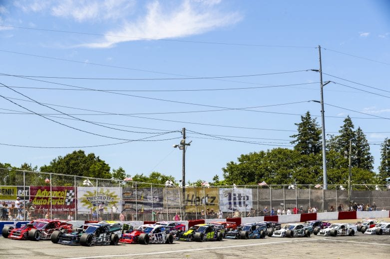 Buzz Chew Chevrolet Cadillac 200 at Riverhead Raceway | NASCAR