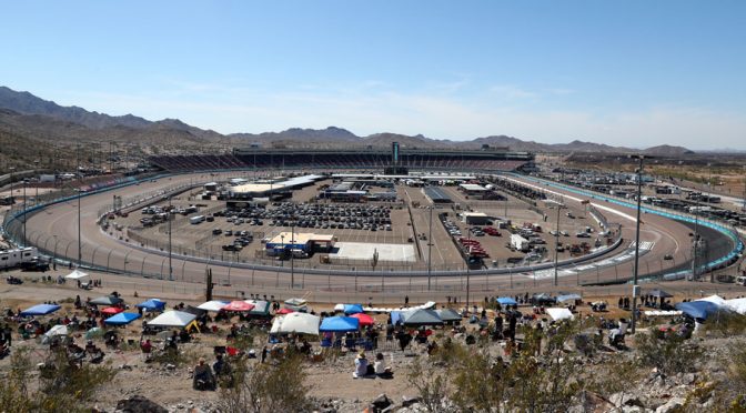 Phoenix Raceway announces sellout for Cup Series title race | NASCAR