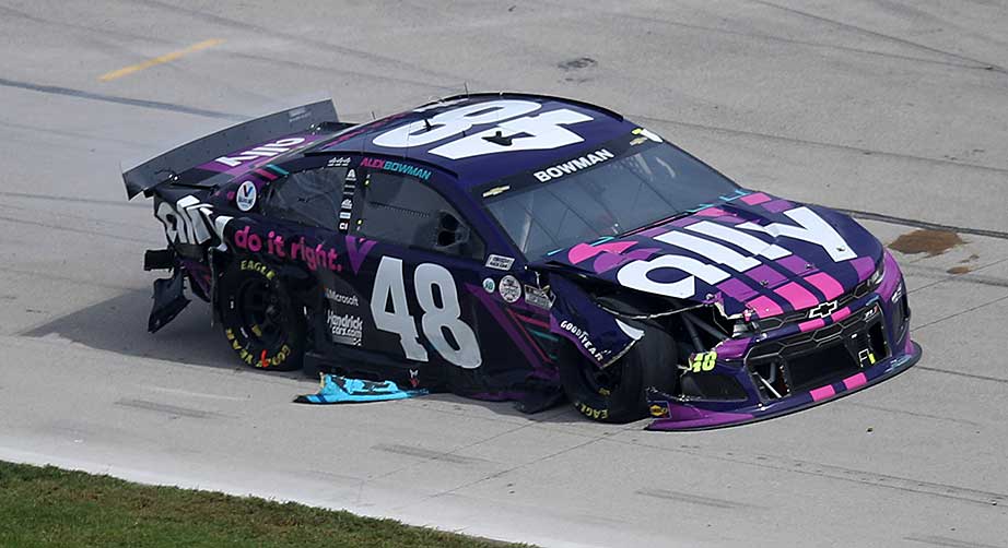 Stage 1 crash snares multiple cars at Texas | NASCAR