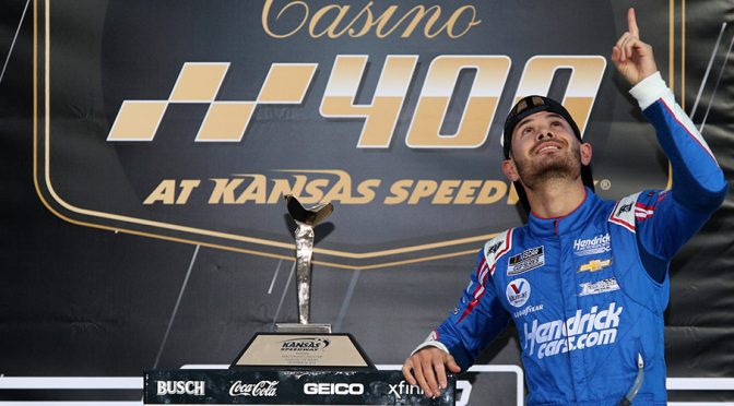 Kyle Larson earns third consecutive win with Kansas triumph | NASCAR
