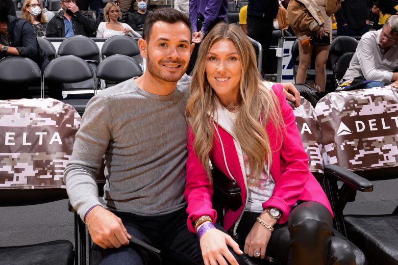 Kyle Larson tours Los Angeles with championship trophy | NASCAR