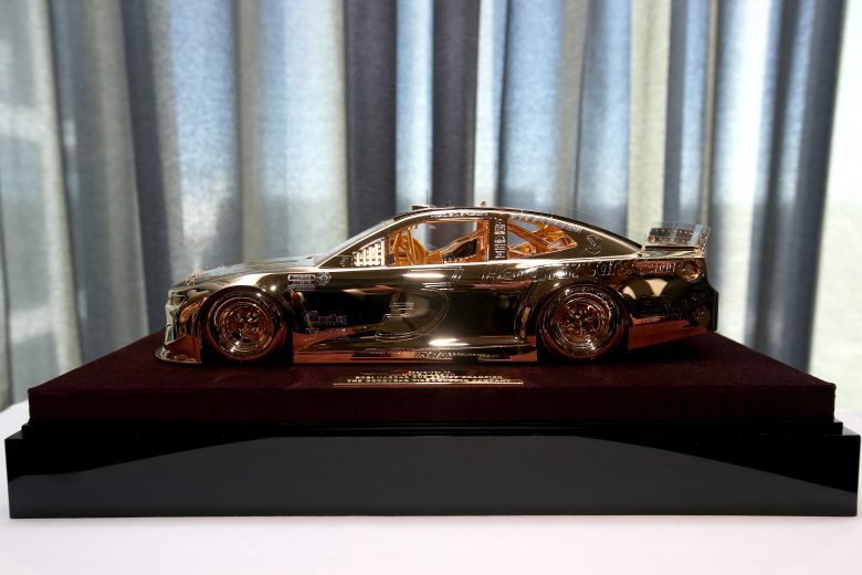 Champion's Week: Kyle Larson presented Goodyear gold car | NASCAR