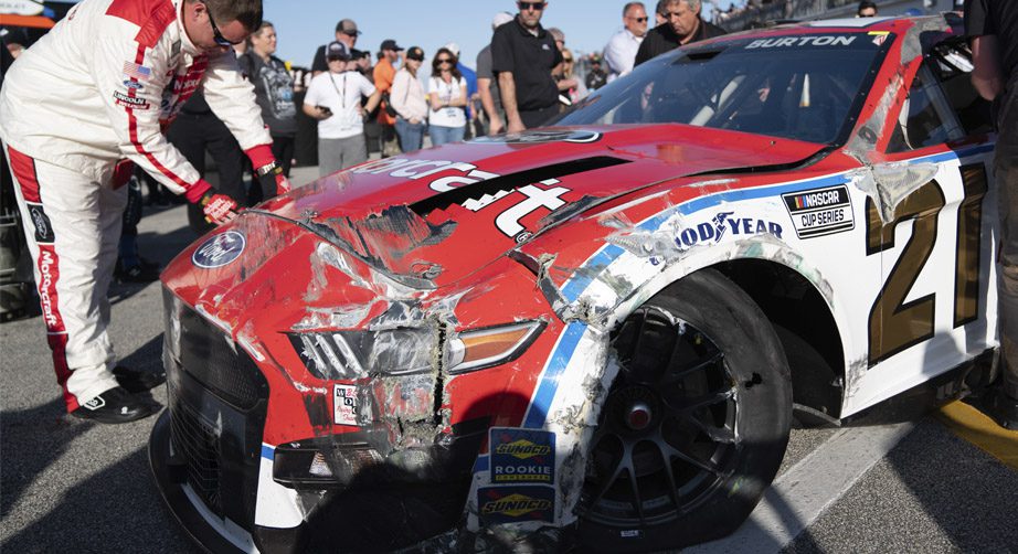 Eight-car crash triggered in Stage 1 of Daytona 500 | NASCAR