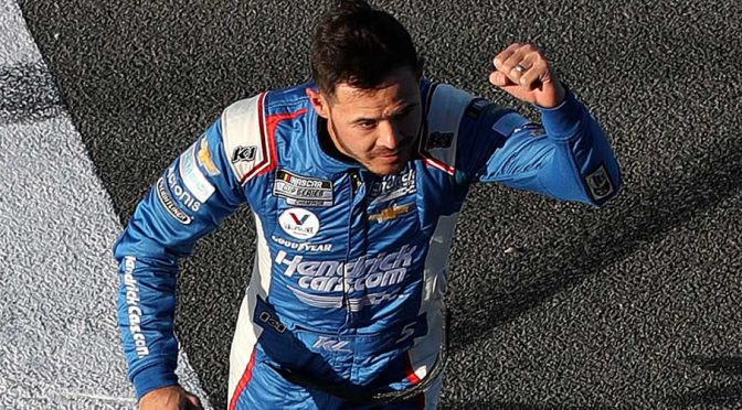 Kyle Larson hangs on in late restart, surges to Auto Club win | NASCAR